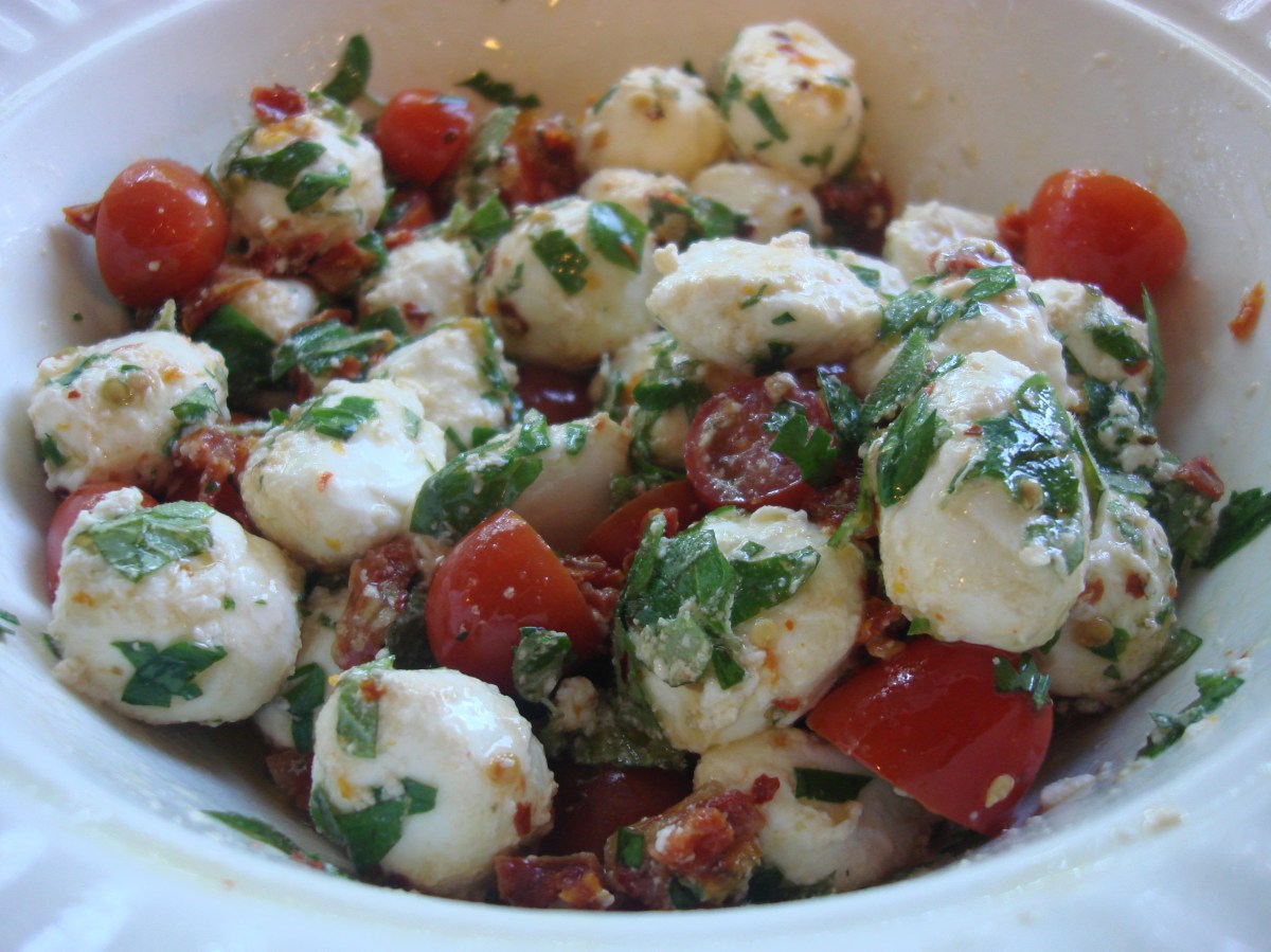 Marinated Mini-Mozzarella Balls (Summer Buffet Dish) | Hot, Cheap & Easy